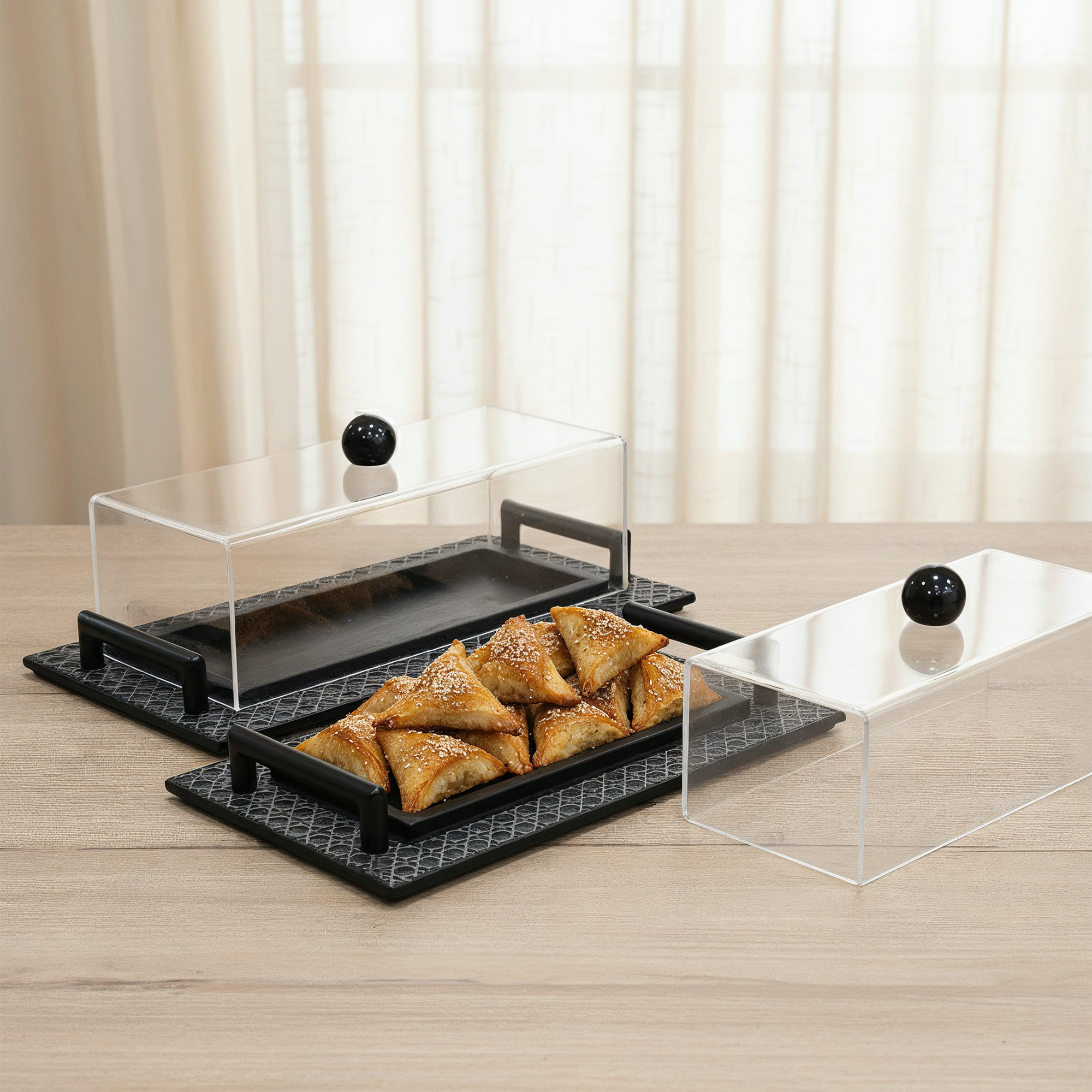 Set 2 cloches en plexiglass 31cm + 35cm – Saga Cuisine